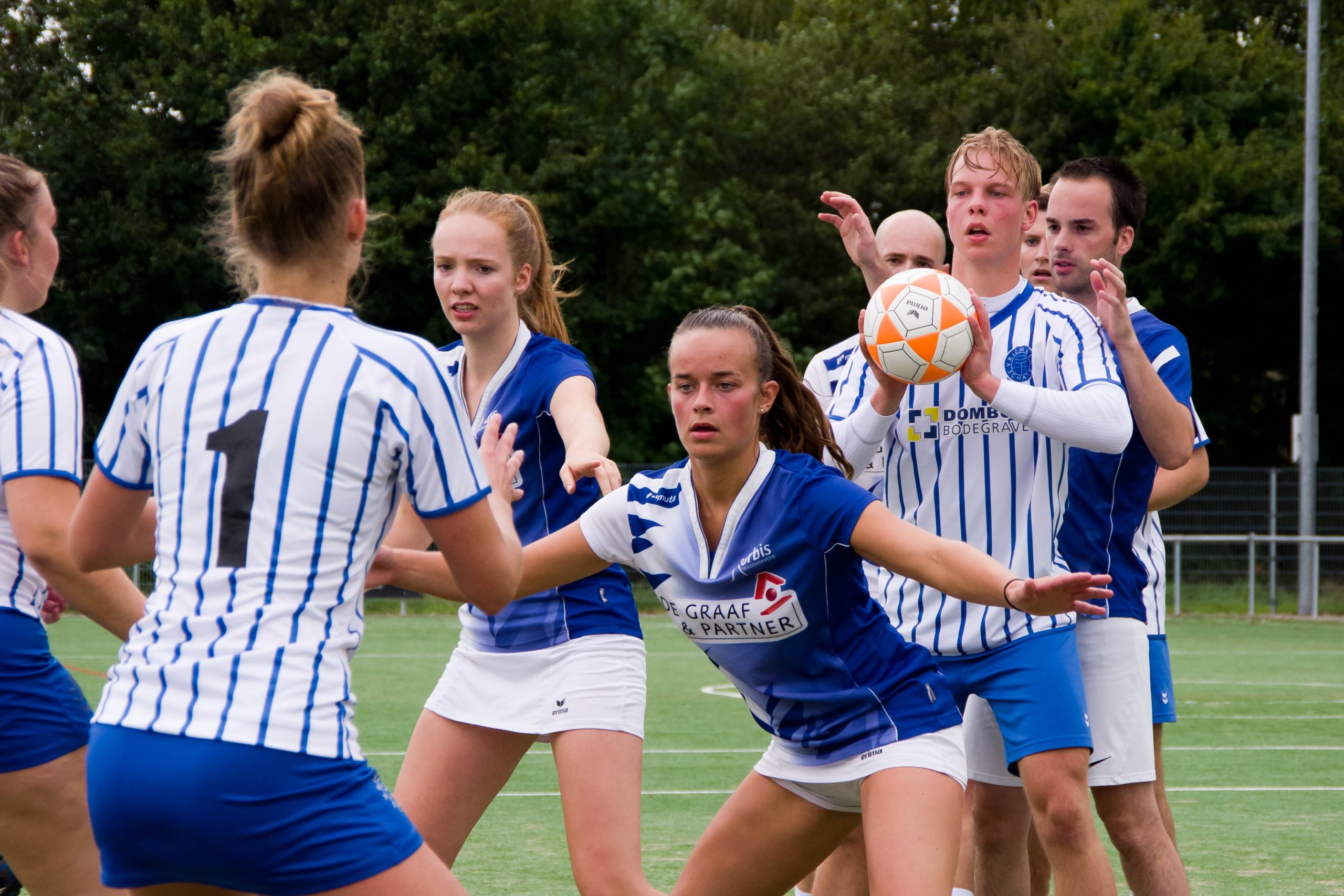 VRIENDENSCHAAR 1 NEEMT KOPPOSITIE IN - EDGH