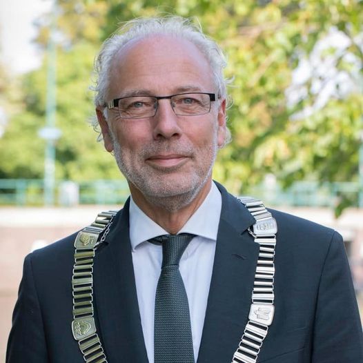 Burgemeester Woerden viert zijn 10-jarig jubileum - EDGH